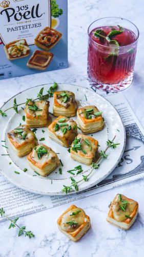 Vegan kaasragout geserveerd in mini pasteitjes - Lactosevrijeten.nl